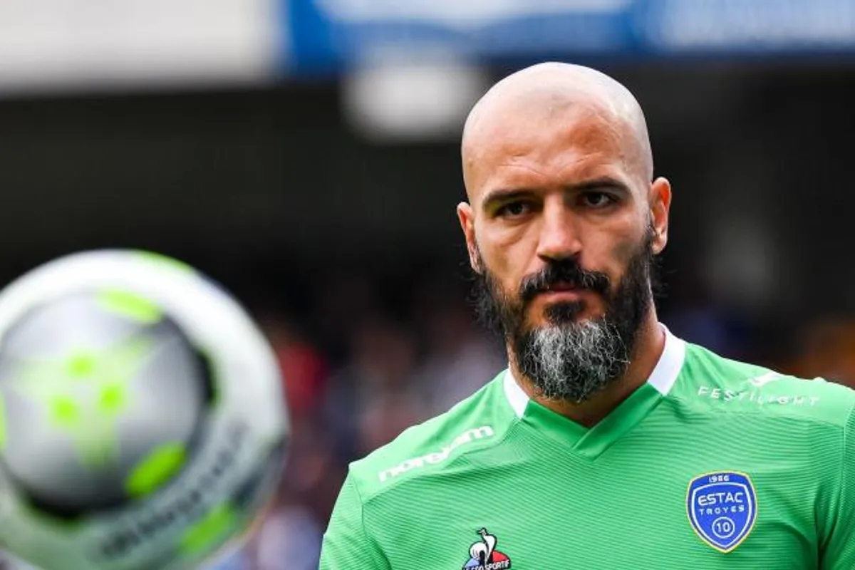 ASSE - Mercato : Jessy Moulin raccroche les gants (officiel) - But ...