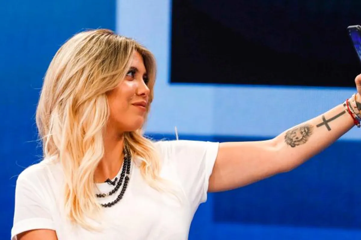 PSG : Wanda Nara en dévoile trop dans une tenue très osée ! - But ...