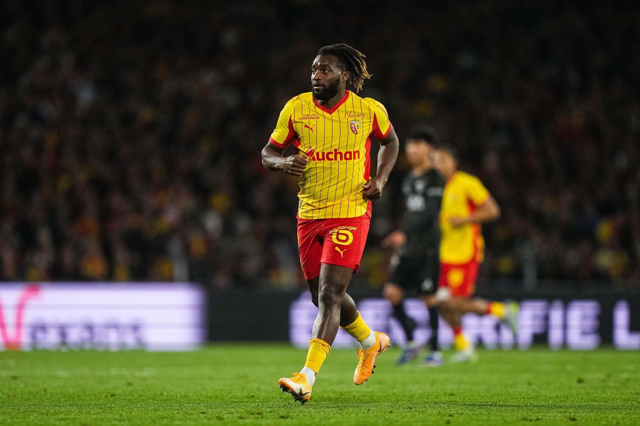 RC Lens Mercato : un club européen vient menacer l'avenir de Saint ...