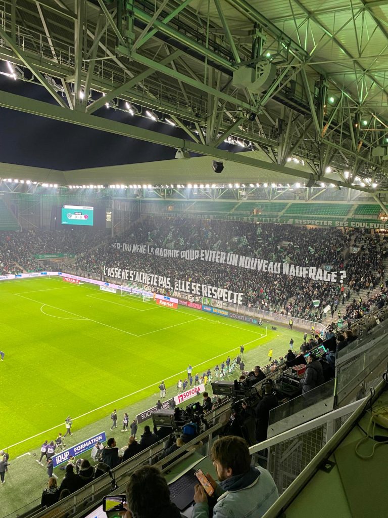 ASSE - Clermont : la banderole cinglante des Green Angels - But ...