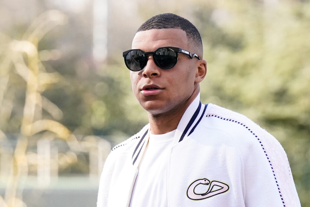 PSG - OM : le message fort de Mbappé sur les banderoles contre Rabiot ...