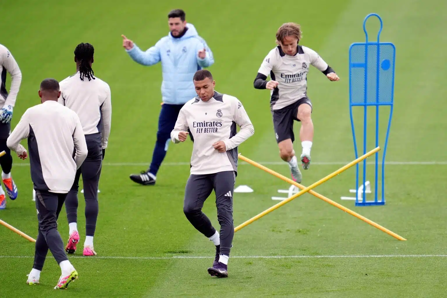 Real Madrid : la stratégie qui a permis à Mbappé d'échapper à une ...