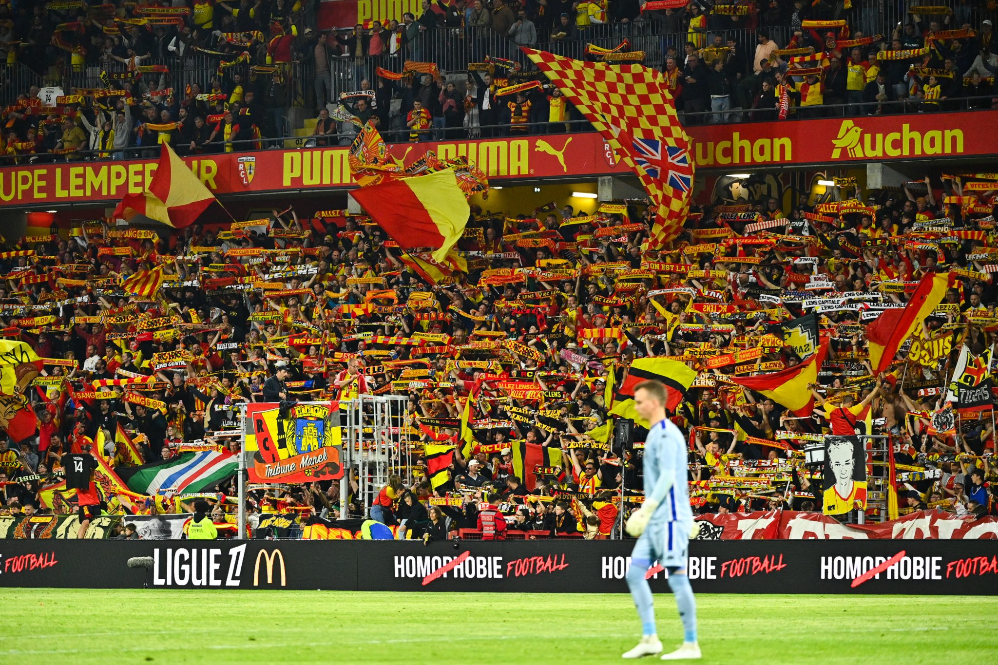 RC Lens : les ultras lensois répondent à la LFP et annoncent des ...