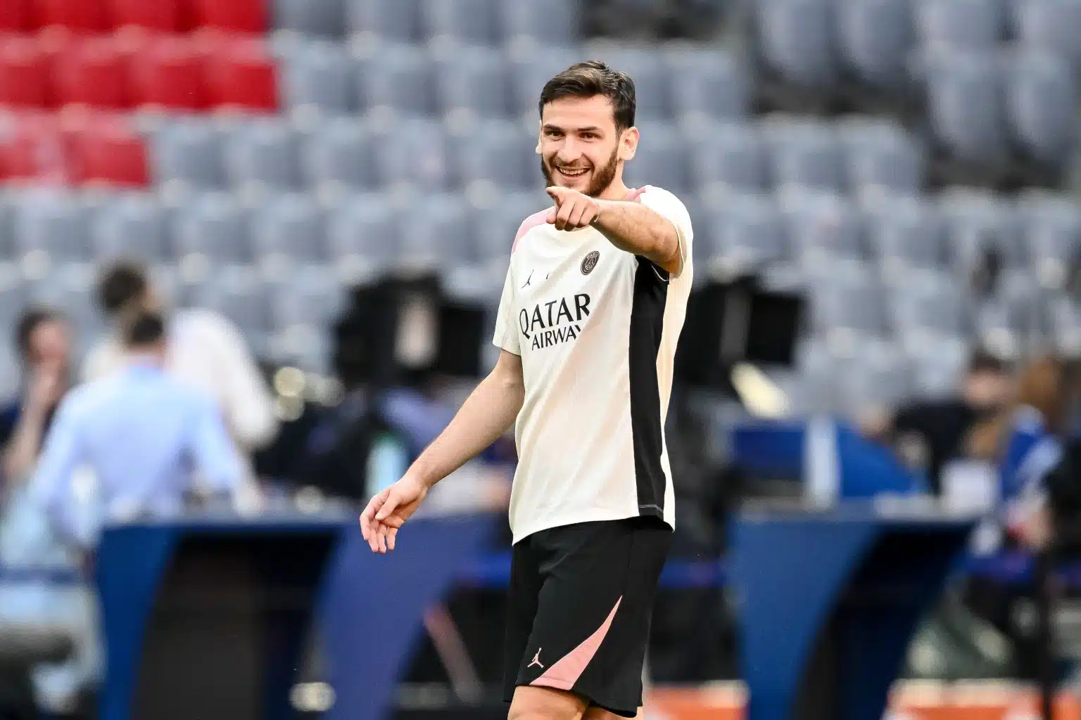 PSG : la promesse insolite de Khvicha Kvaratskhelia s’il remporte la ...