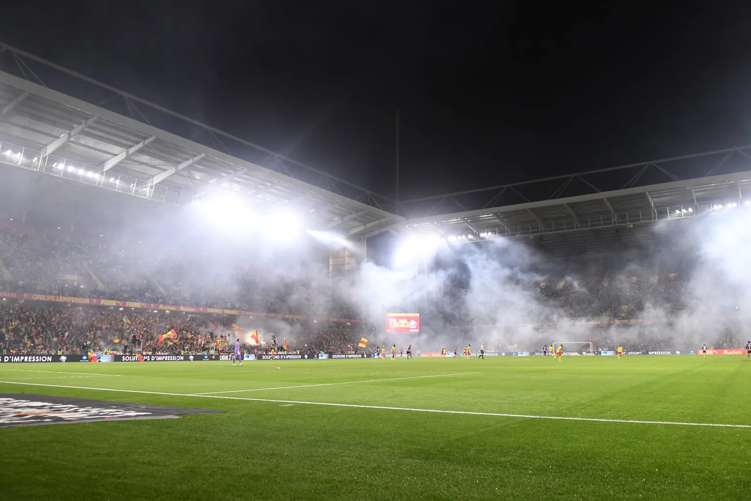 RC Lens : l'ambiance sera lunaire à Bollaert face au Paris FC ! - But ...