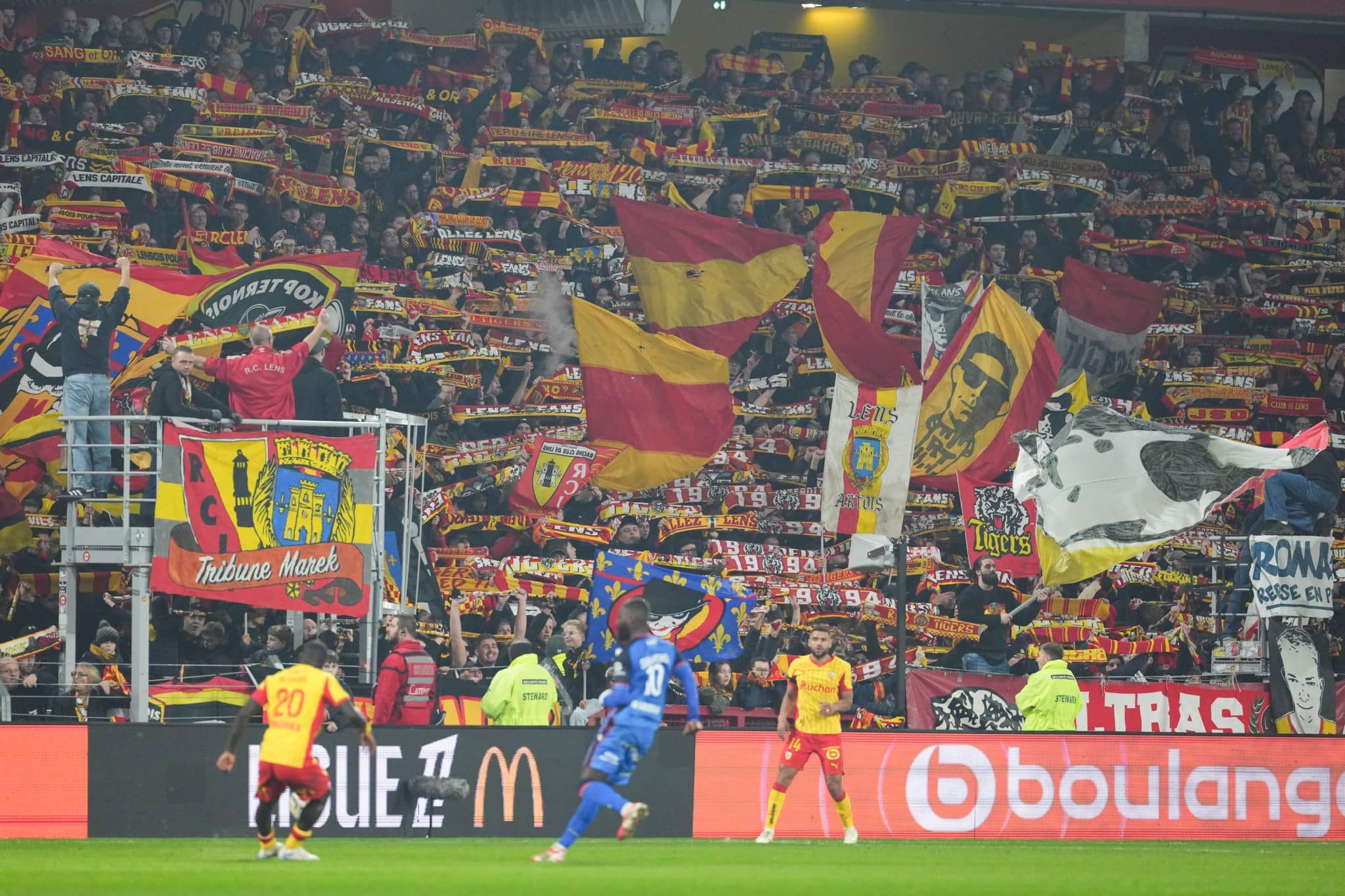 RC Lens : les supporters ont frappé fort, un record presqu'égalé - But ...