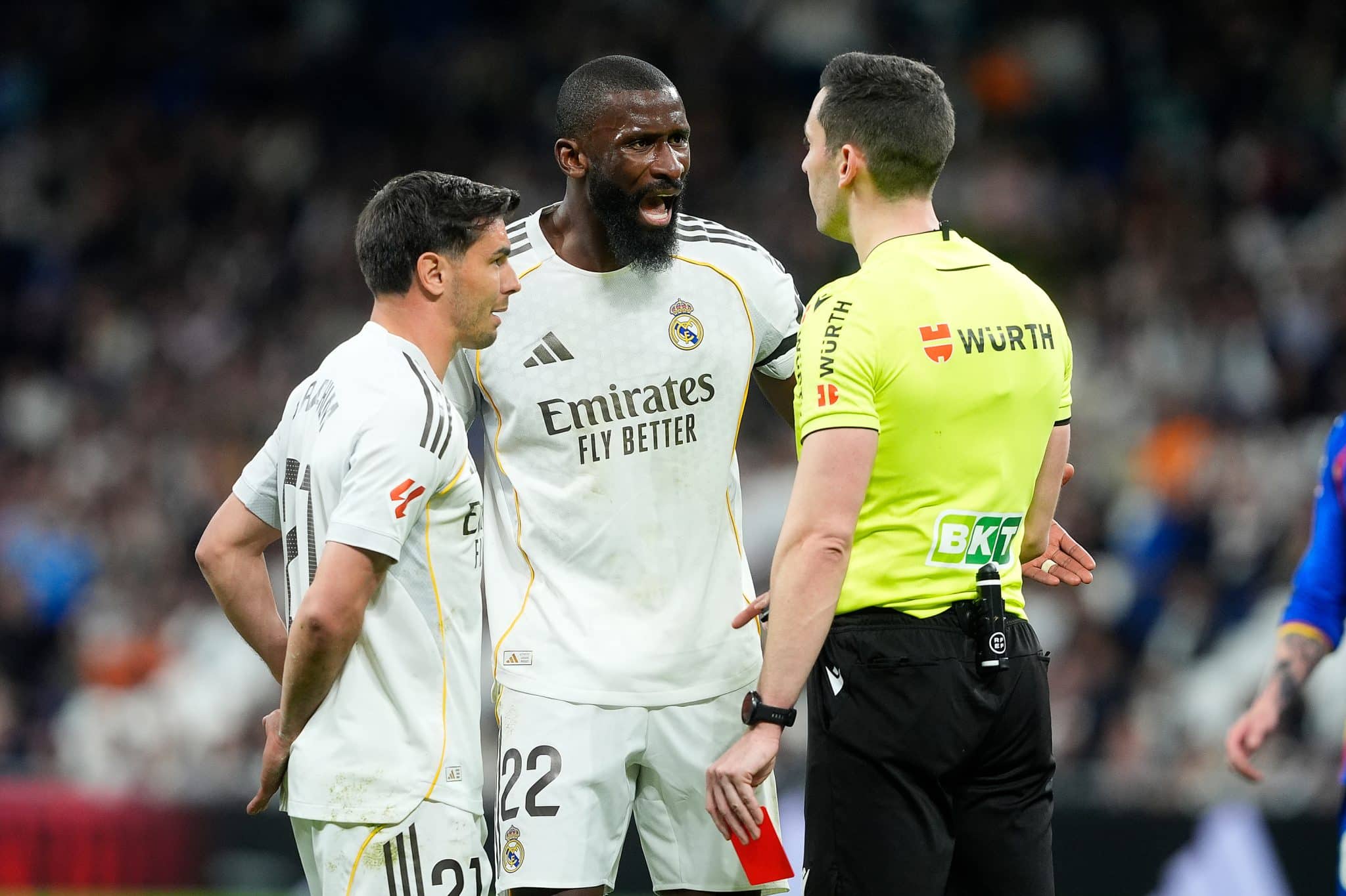 Real Madrid : Rüdiger risque gros après son agression, le FC Barcelone ...